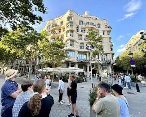 Sagrada Familia and La Pedrera Small-Group Tour with Cava - KKday