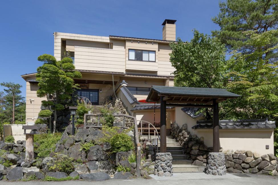 日本山梨｜富士眺望之湯 Yurari Onsen 入場門票 - KKday