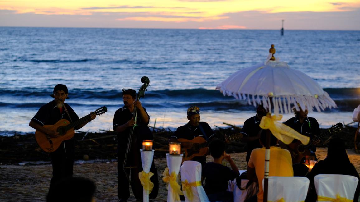 Jimbaran Bay Dinner at New Dewata Cafe | Indonesia - KKday