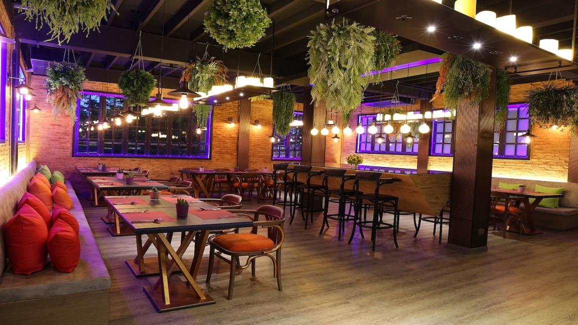 Dining at The Printing House Poshtel Bangkok - KKday