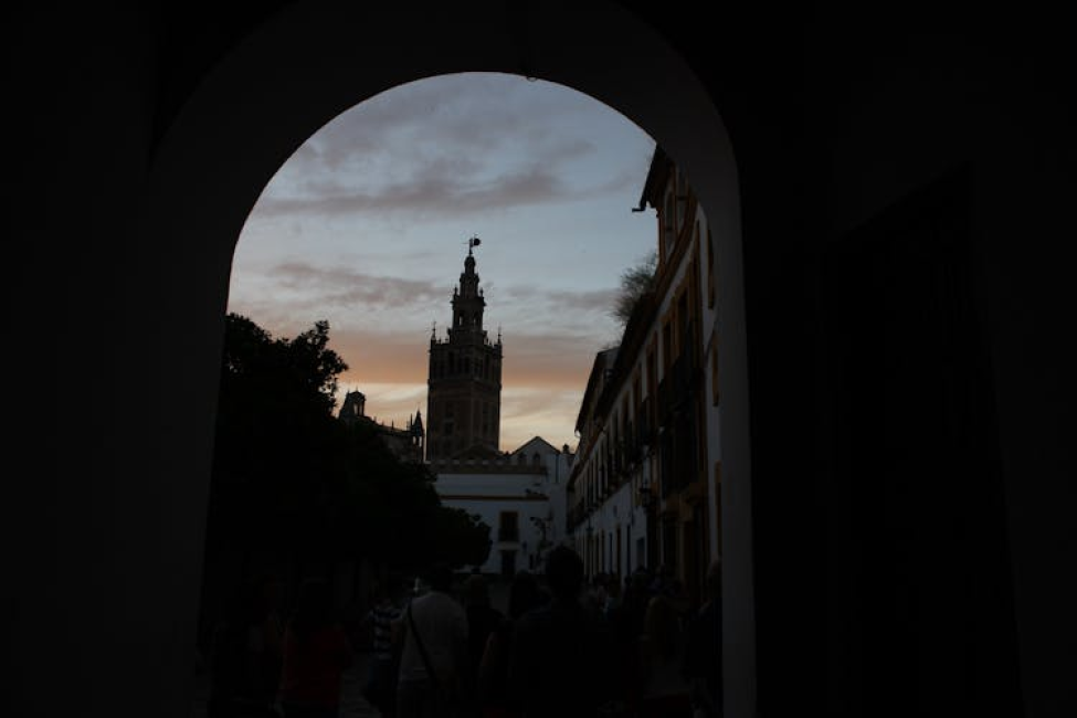 Visita nocturna de la Sevilla encantada - KKday