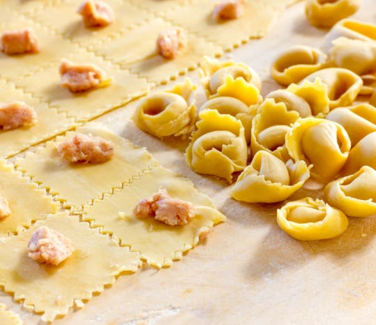 Handmade pasta and typical dessert cooking class with lunch in Florence ...