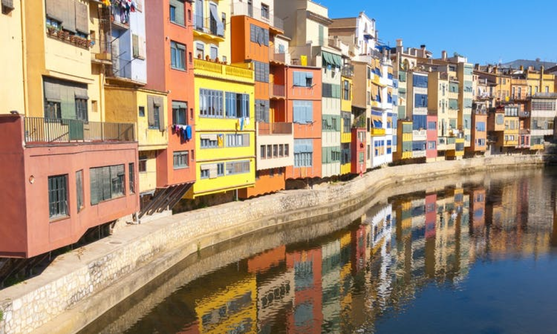 Combo Tour: Girona and Artistic Barcelona the best of Gaudi - KKday