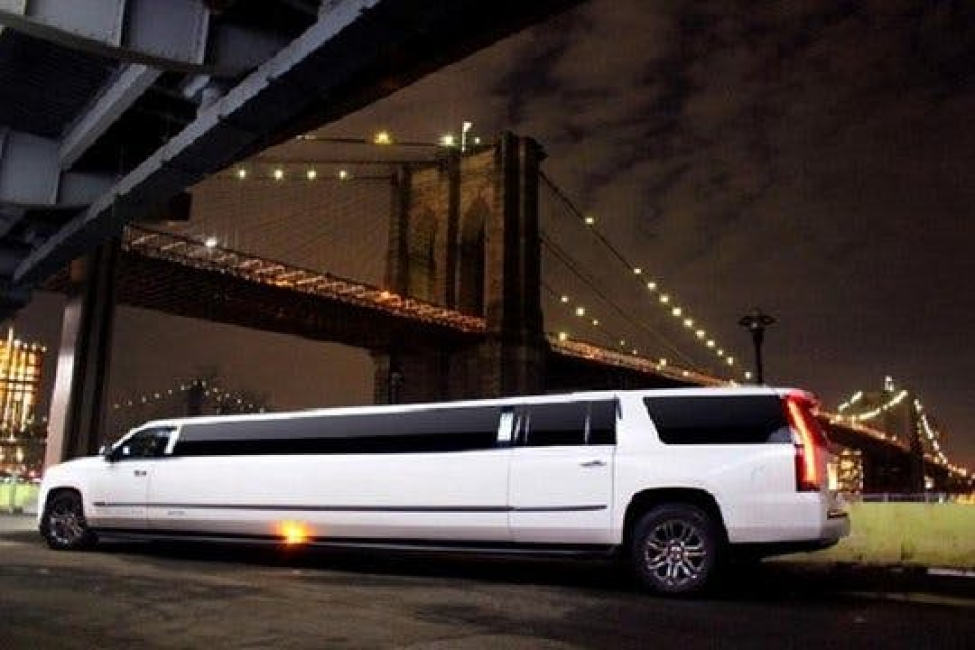 NYC limousine lights tour - KKday