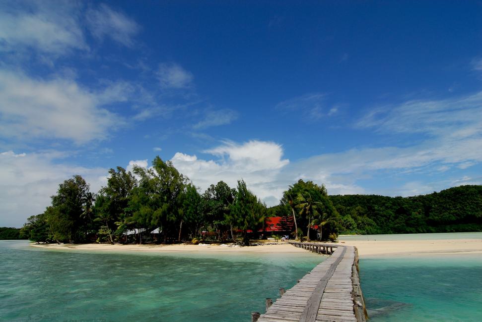 Palau | Canoe & Jellyfish Lake & Rock Islands Snorkeling & German ...