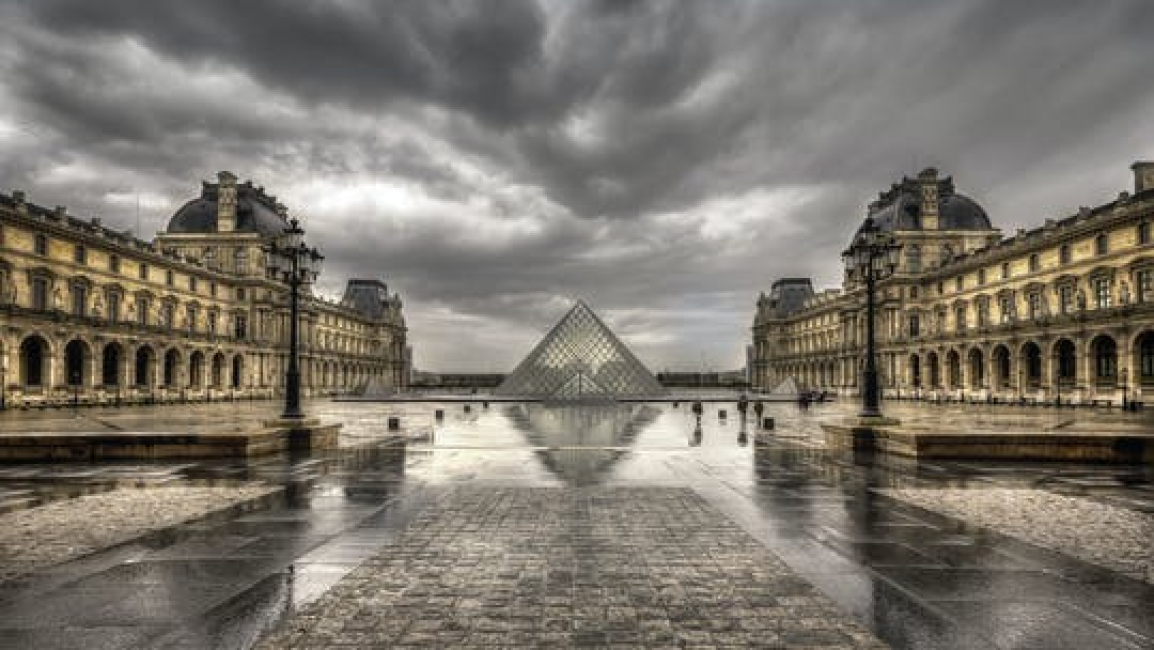 The famous landmarks of Paris private photography tour - KKday