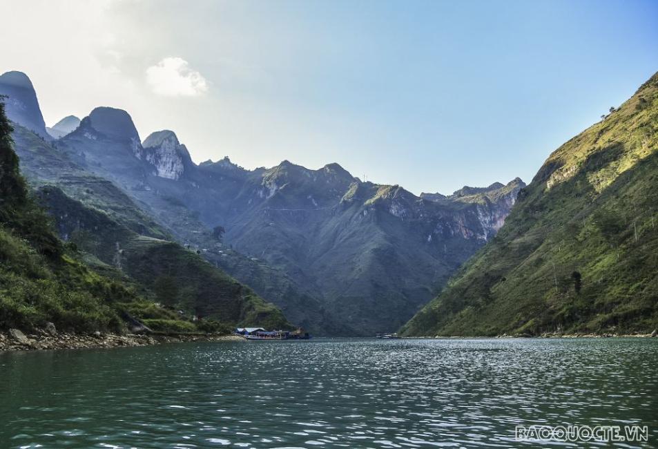 3D2N Tour | Dong Van Stone Plateau - Ha Giang & Nho Que River - KKday