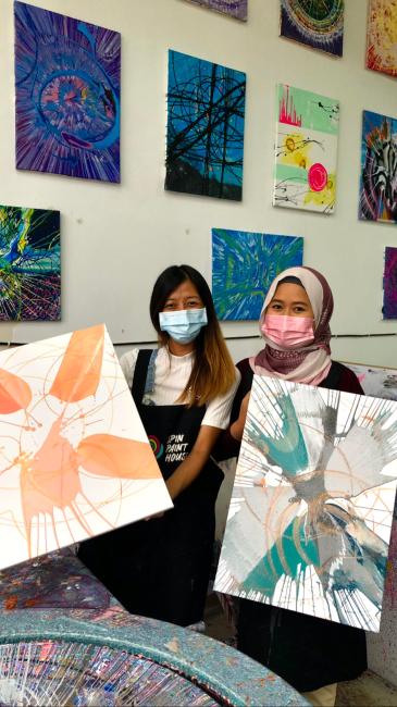 Spin Art with Spin Paint House | Singapore - KKday