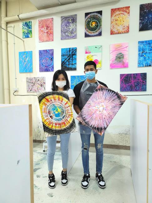 Spin Art with Spin Paint House | Singapore - KKday