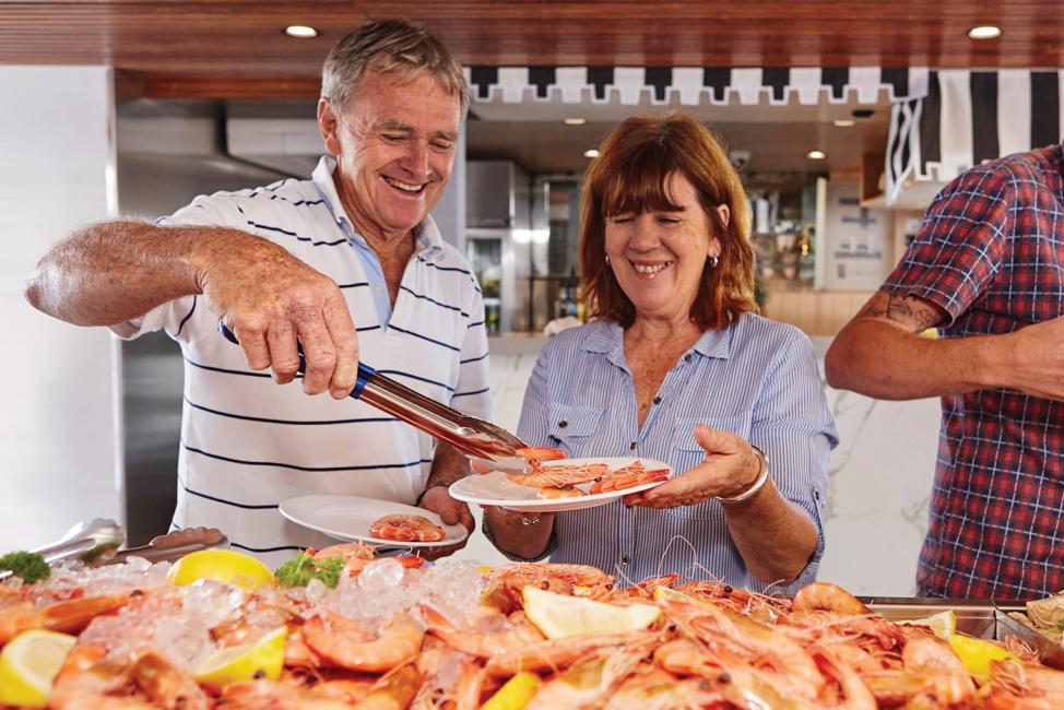 Sea World Buffet Lunch Cruise from Surfers Paradise｜Queensland - KKday