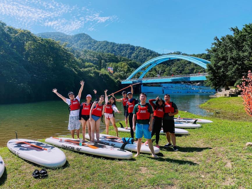 Paddle tw's national team leads the peace of mind｜Pinglin Beishixi SUP ...