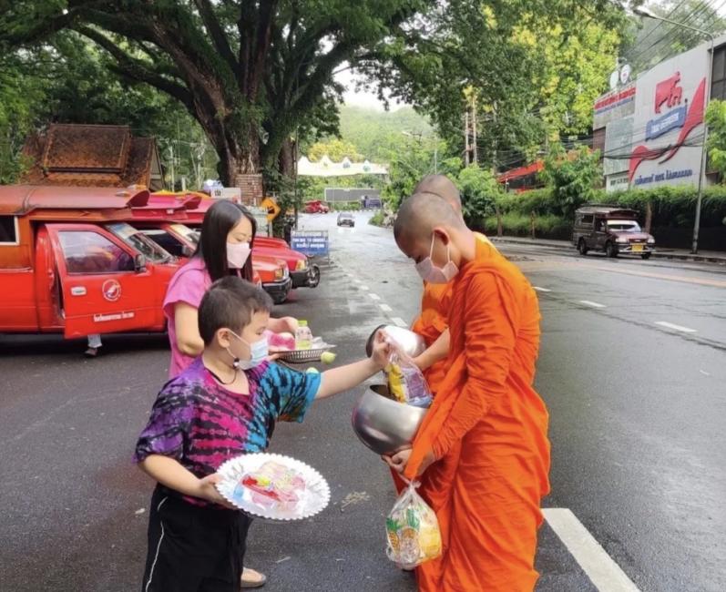 Offering Food to the Monks & Doi Suthep Temple City View | Chiang Mai ...