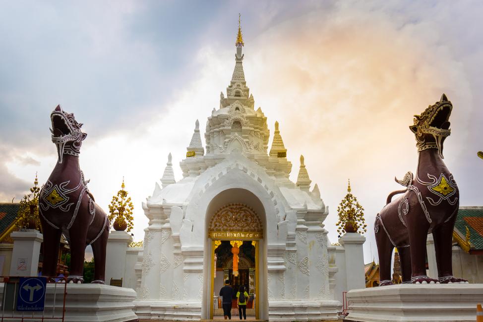 [MUST VISIT] Chiang Mai Temples, Lamphun Old Town and Wiang Kumkam - KKday