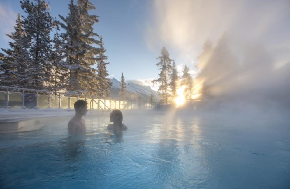 [Winter Only] Johnston Canyon & Banff Upper Hot Spring Day Tour from ...