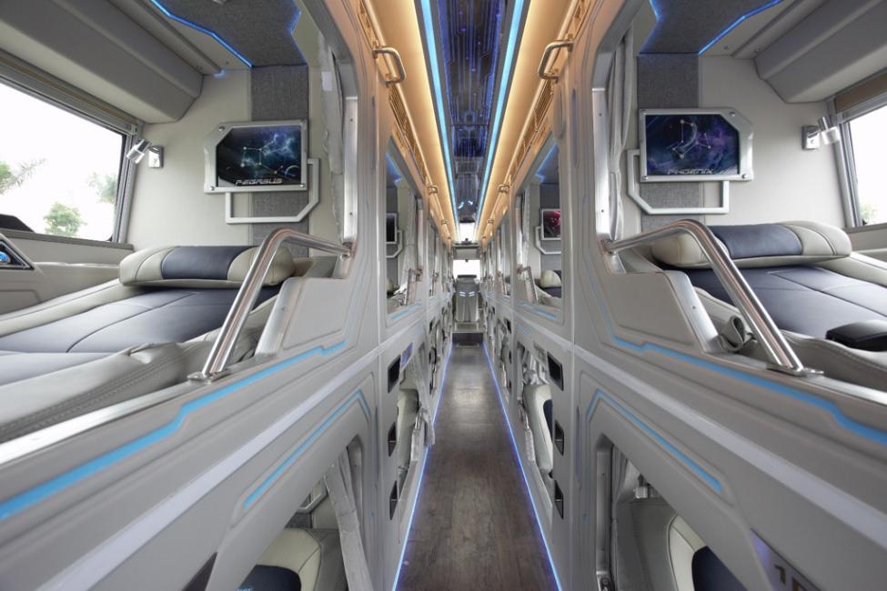 Shared VIP Cabin Sleeper Limousine | Route Nha Trang - Ho Chi Minh City ...