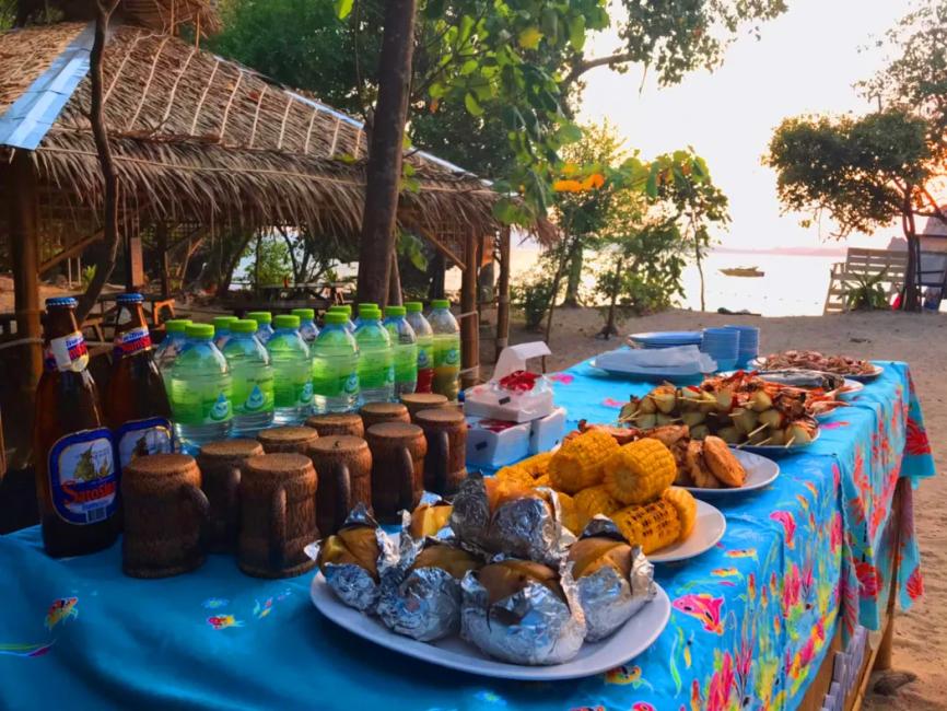 Hong Island Sunset BBQ Dinner & Bioluminescent Plankton with Stand Up ...