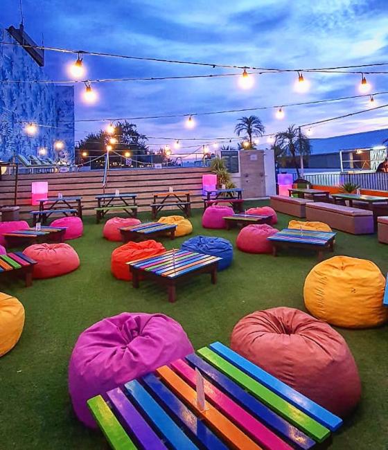 [KKday Exclusive] The Tides Hotel Boracay: Sunset Session - Bar Chow ...