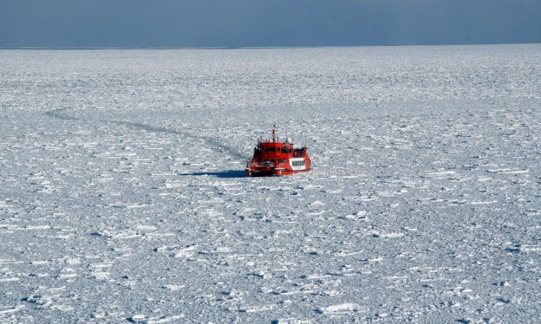 One-day trip to Hokkaido, Japan｜Take an icebreaker to watch drift ice ...