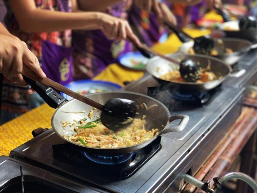 Authentic Thai Cooking class at Siamese Cookery House | Thailand - KKday