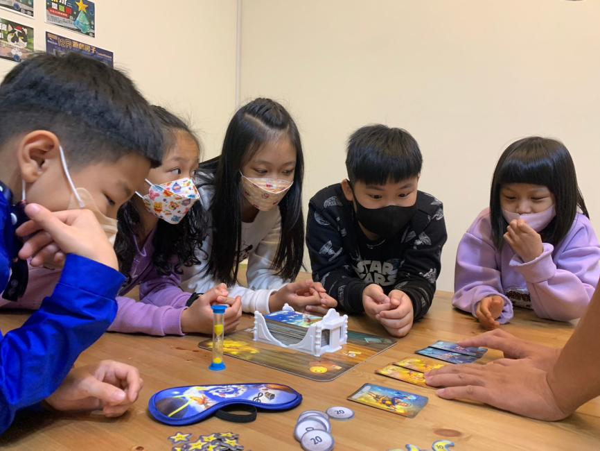 [Taipei Shilin] 4-hour indoor board game tour experience | two people ...