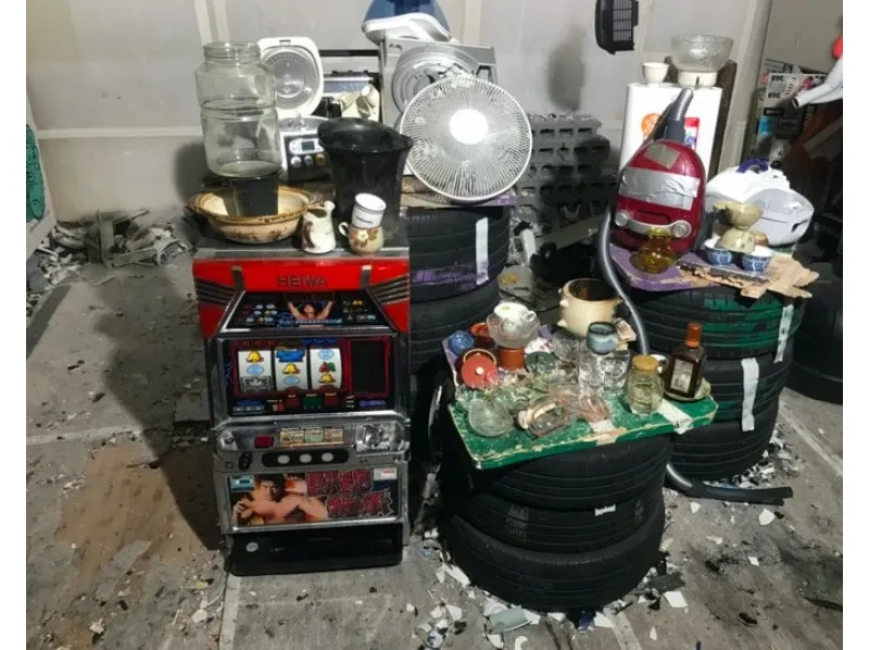Ikebukuro, Tokyo | Destroy as much as you want! ! BREAK ROOM (standard ...