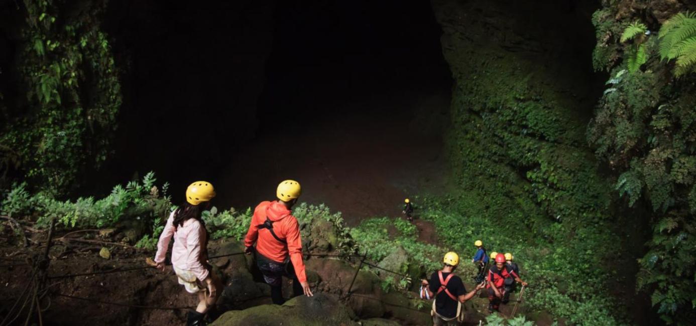 Yogyakarta Day Tour｜Jomblang Cave Adventure｜Indonesia - KKday
