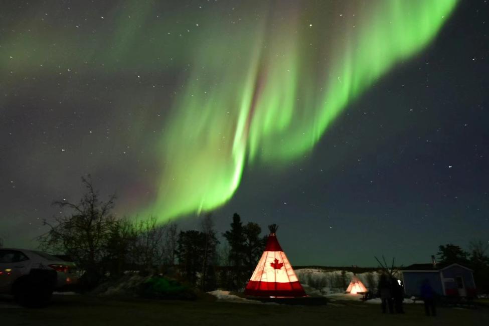 Yellowknife 4-Day Tour | Aurora Viewing in Glass Teepee & City ...