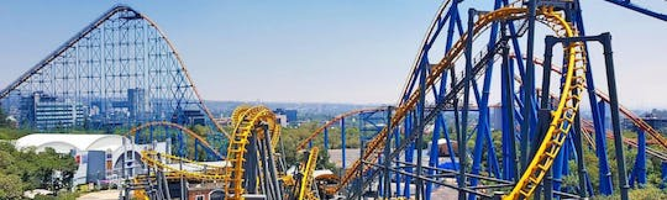 Vé vào Công viên giải trí Six Flags và phương tiện đi lại - KKday