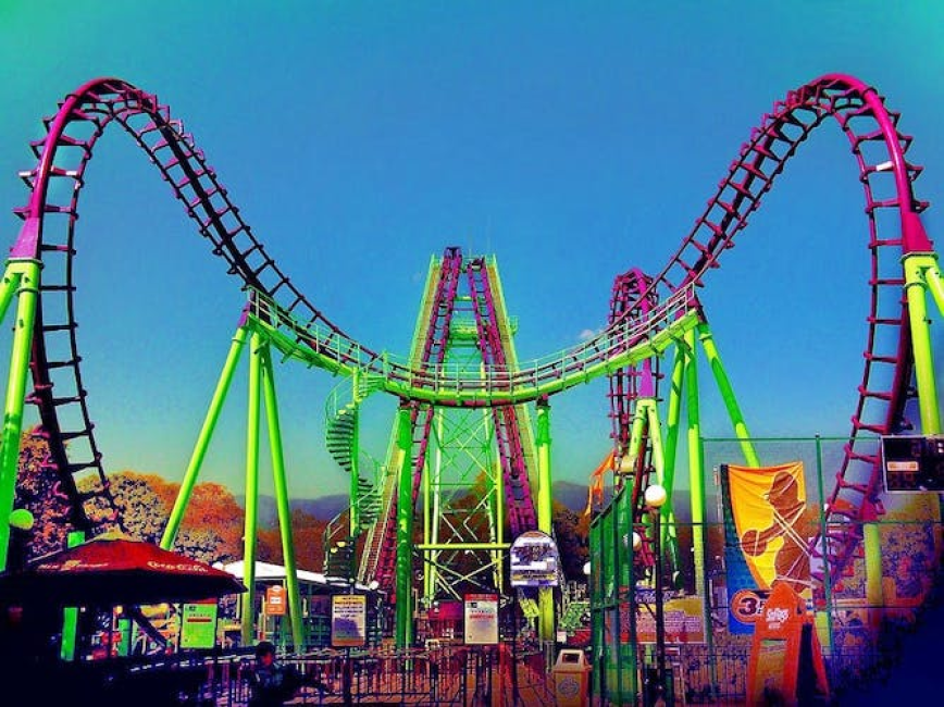 Vé vào Công viên giải trí Six Flags và phương tiện đi lại - KKday