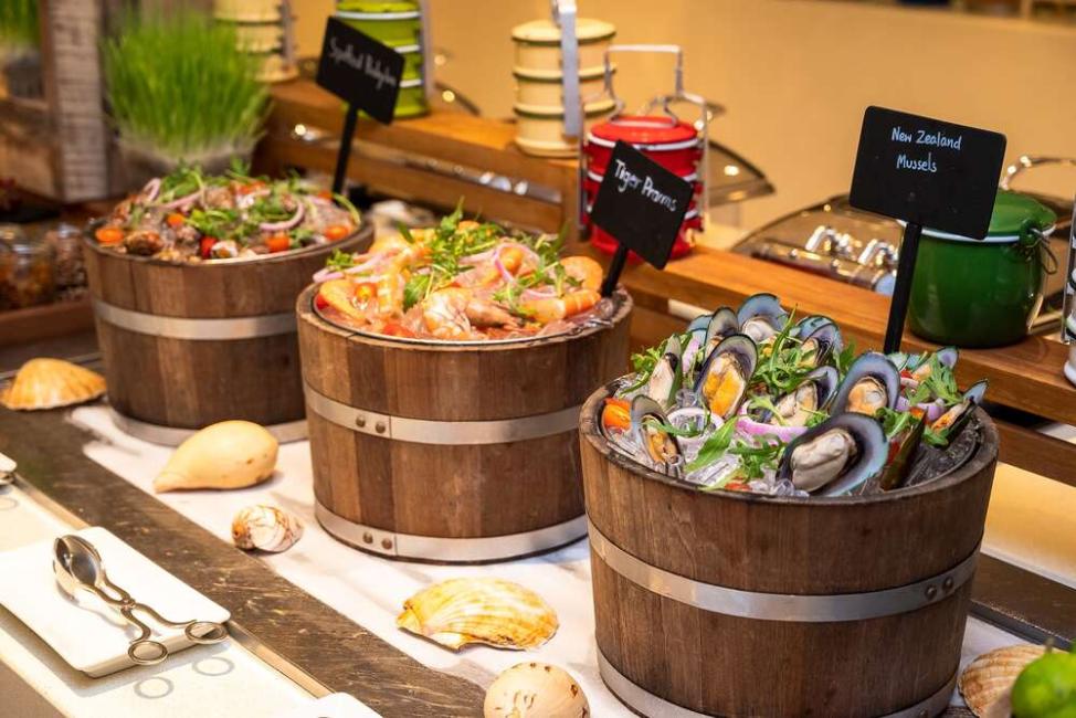 Phuket Bubbles Restaurant Seafood BBQ @Grand Mercure Patong Hotel - KKday