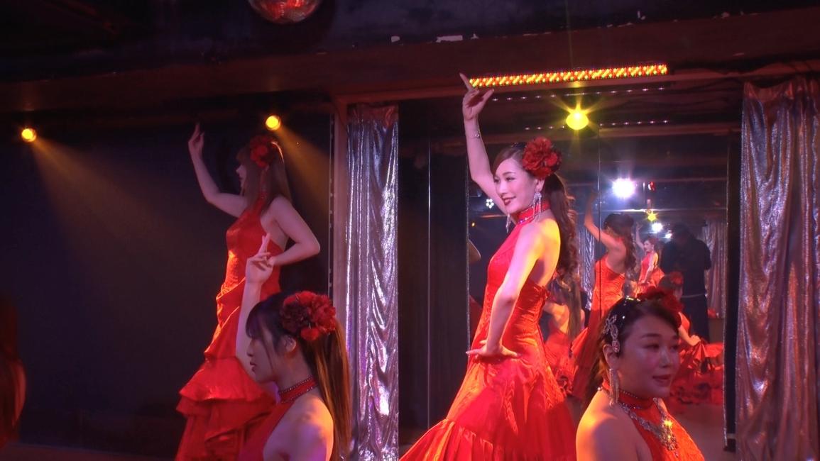 Shinjuku Kabukicho: Hige Girl Drag Show in Tokyo | Japan - KKday