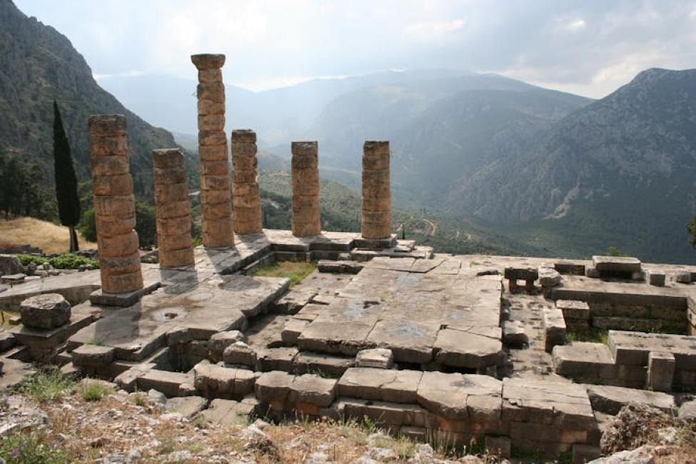 Delphi archaeological site with virtual reality from Athens - KKday