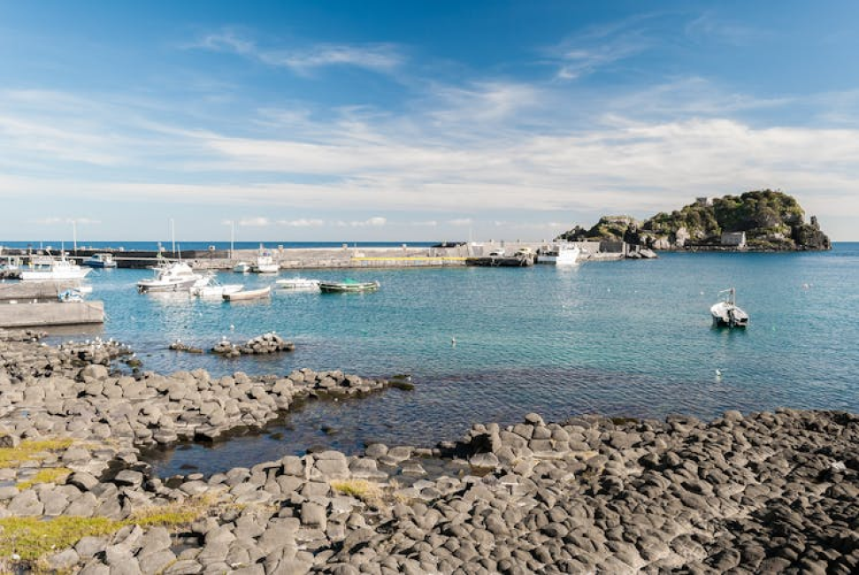 Boat tour around the Cyclopean Islands - KKday