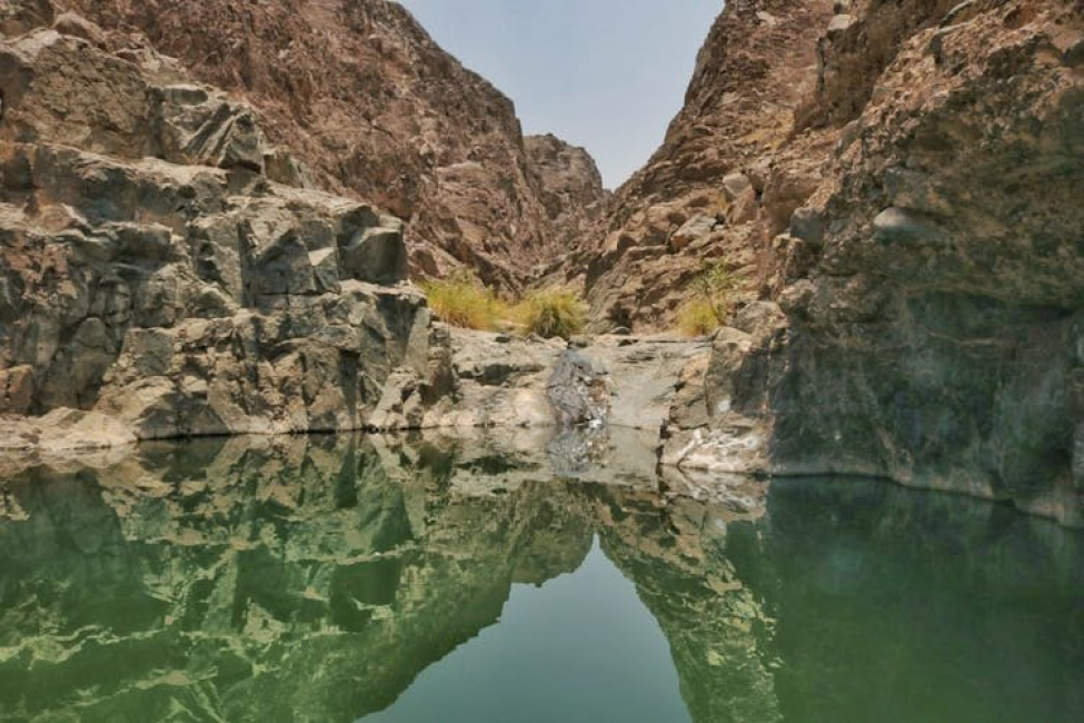 ขับรถในทะเลทรายพร้อมทัวร์สระน้ำ Wadi Shawaka - KKday