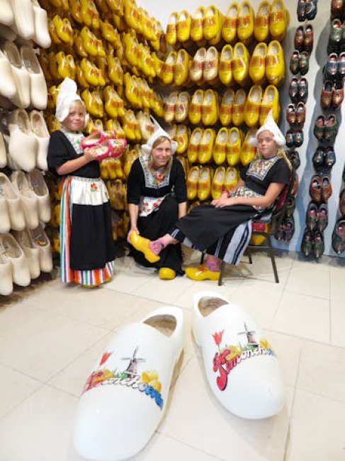 Picture in Volendam costume with cheese and clog tour - KKday