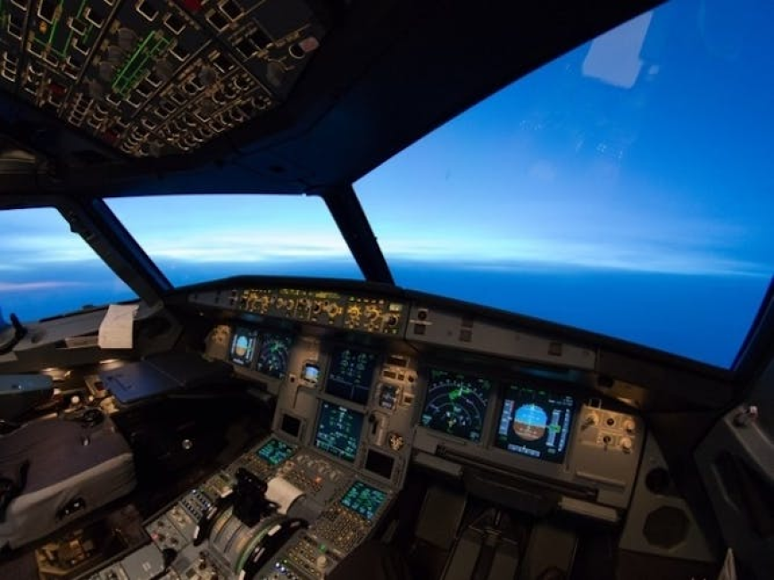 30-minute flight in the Airbus A320 flight simulator in Frankfurt - KKday