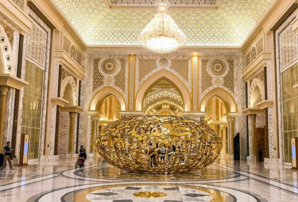 Abu Dhabi private tour with Qasr Al Watan visit - KKday