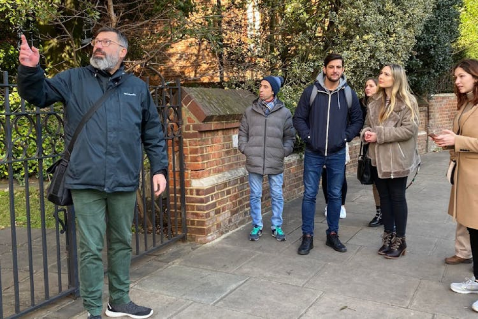 Queen walking tour London - KKday