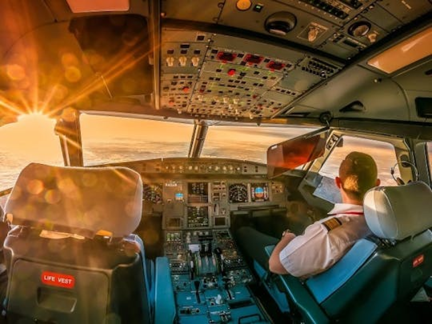 30-minute flight in Airbus A320 flight simulator in Düsseldorf - KKday