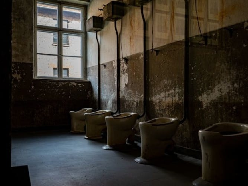 Auschwitz-Birkenau Guided Tour with Meeting Point Pickup - English - KKday