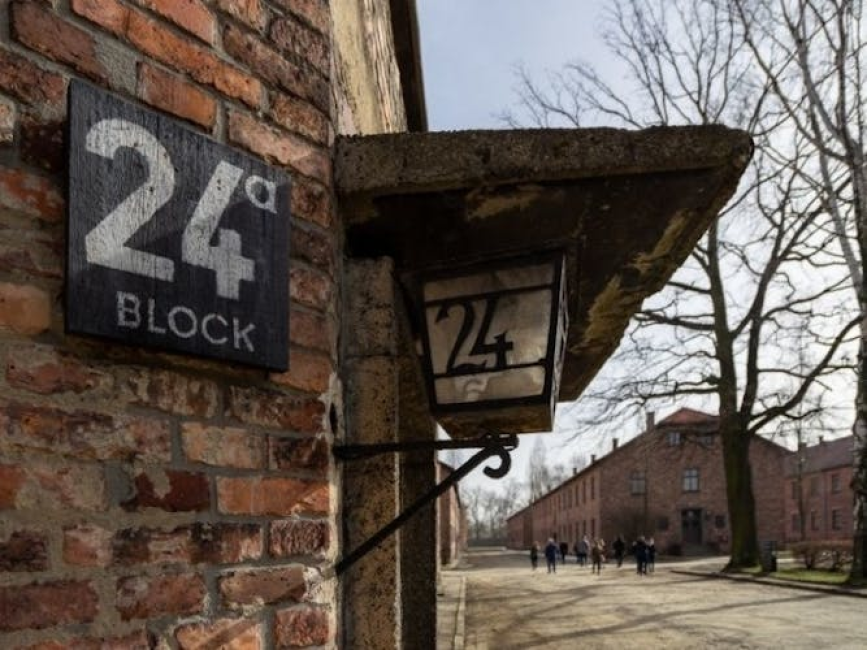 Auschwitz-Birkenau Guided Tour with Meeting Point Pickup - English - KKday