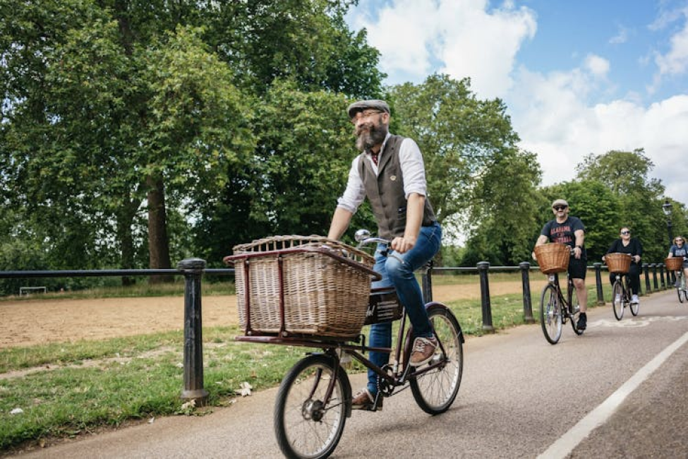 London landmarks and gems bike tour - KKday