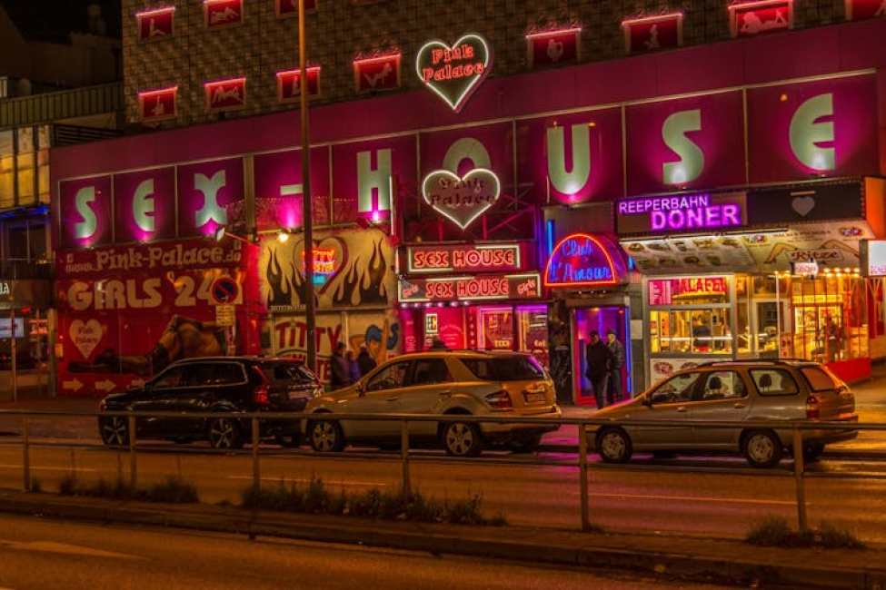 St. Pauli Reeperbahn quick tour - KKday