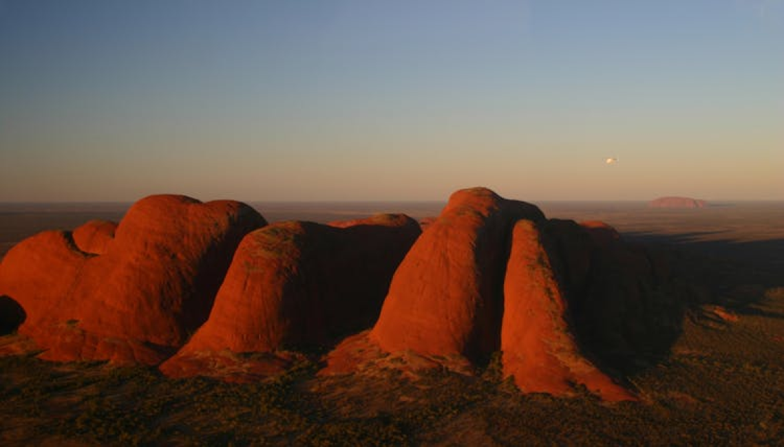 Plane Flight of Uluru, Kata Tjuta and Lake Amadeus - KKday