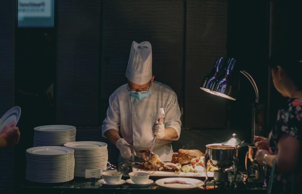唯港薈 Hotel ICON｜Silverbox 宴會廳｜聖誕自助早午餐及晚餐「禮物盒」盛宴｜酒店自助餐優惠2024 - KKday