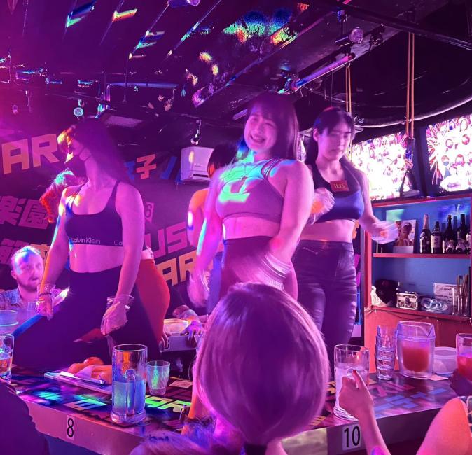 Muscle Girl Bar + Violent Destruction Experience Course Crazy Night In ...