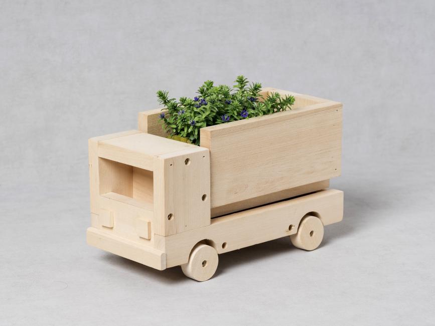 B&Q Car-Shaped Book Holder Hands-On Experience - KKday