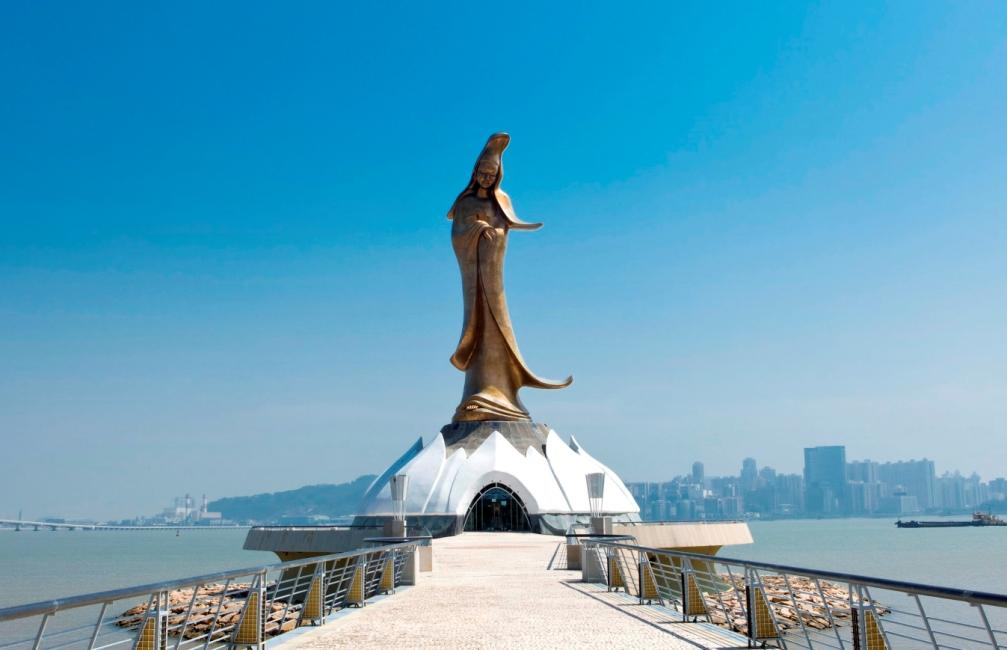 Macau Open-Top Bus 1-Day Tour with Transfer from Hong Kong Tsim Sha ...