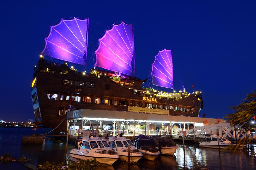 Lunch or Dinner Cruise by Elisa Floating Restaurant in Ho Chi Minh - KKday
