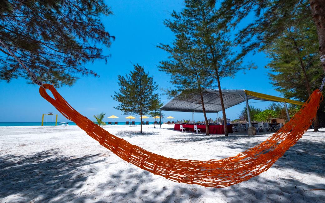 Mengalum Island Snorkelling Shared Day Tour with Tour Guide, Lunch and ...